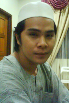 Adam AF Kini Salah Seorang Pengamal Perubatan Islam Di Klinik Ashraf ...