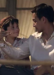 Video: Redza Minhat Dalam Filem Pendek Raya PETRONAS, Strangers