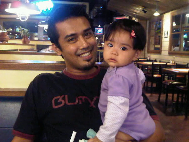 Masih Tinggal Bersama, Zain Ruffedge Kini Berusaha Pujuk Bekas Isteri