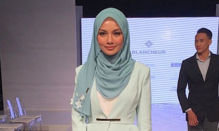 Neelofa Jawab Khabar Angin Bercinta Dengan Jejaka Inggeris Neelofa Jawab Khabar Angin Bercinta Dengan Jejaka Inggeris