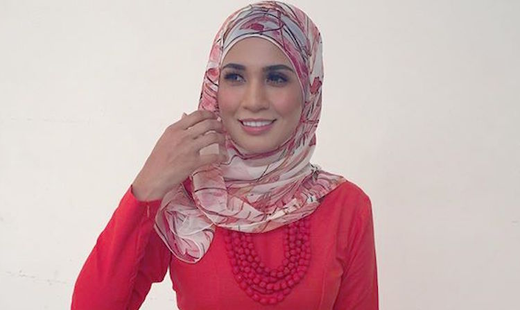 Izreen Azminda Kritik Lakonan Teater Amar Baharin