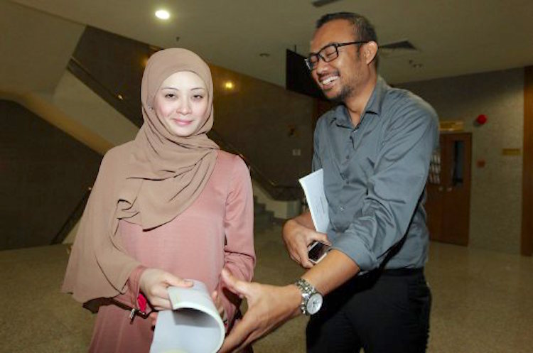 Mahkamah Tuntut Bukti Adira AF Nikah Di Thailand Mahkamah Tuntut Bukti Adira AF Nikah Di Thailand