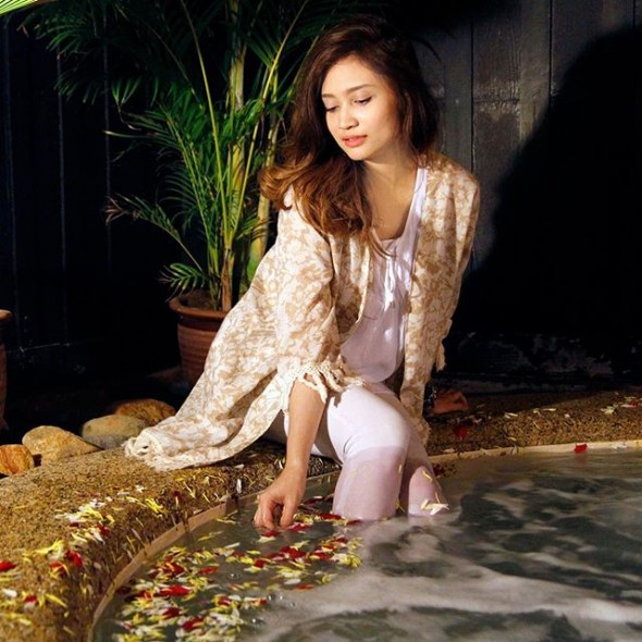 Ayda Jebat Nafi Bolot Trofi Kerana Jadi Duta Penaja Ayda Jebat Nafi Bolot Trofi Kerana Jadi Duta Penaja