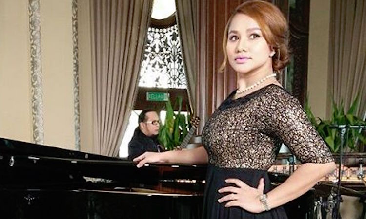 Elly Mazlein Nafi Curang Dengan Bekas Suami Elly Mazlein Nafi Curang Dengan Bekas Suami