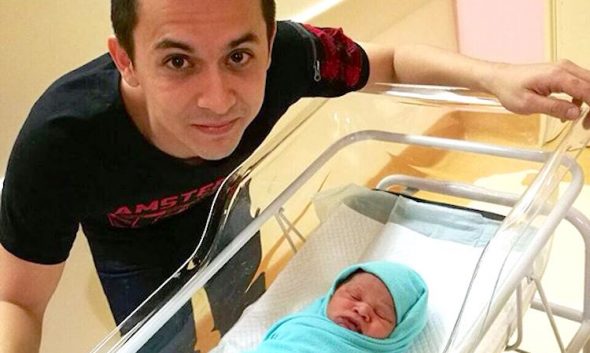 Sam Bunkface, Isteri Selamat Timang Cahaya Mata