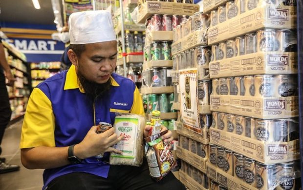 Ustaz Ebit Lew Sedih Pasar Raya Elewsmart Dipecah Masuk