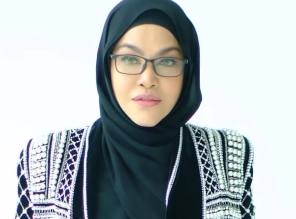 Umie Aida Akan Berwuduk Sebelum Berlakon