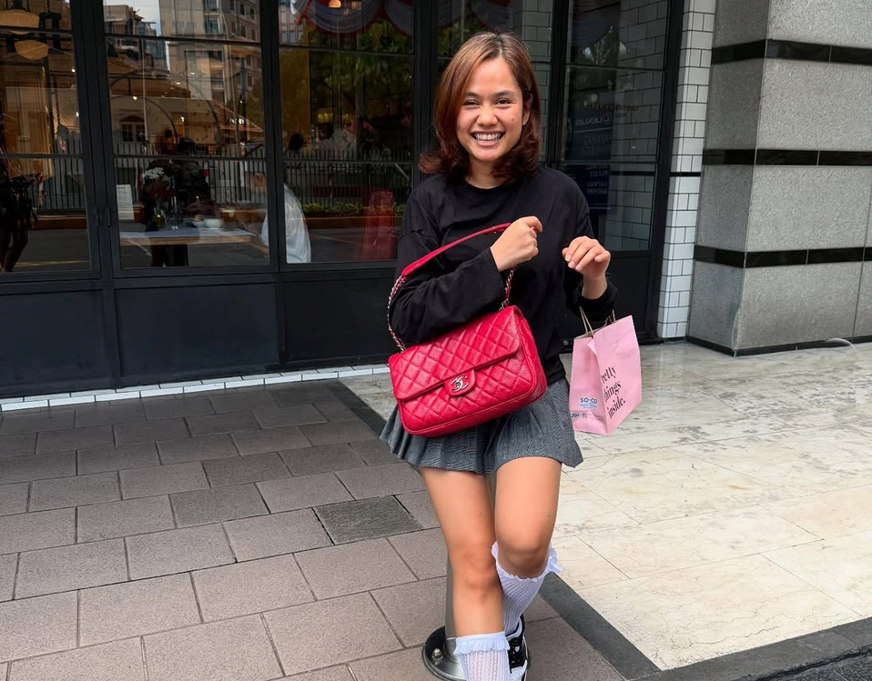 “Dah Tua, Tak Sesuai” - Netizen Tegur Liyana Jasmay Pakai Skirt Pendek